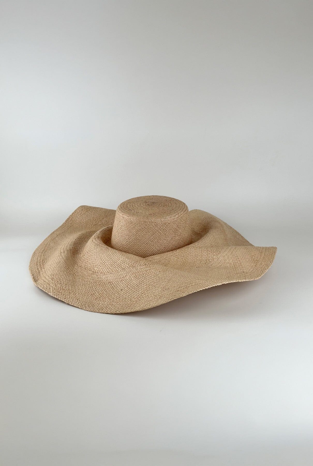 Léa Pre order – ES Fascinante