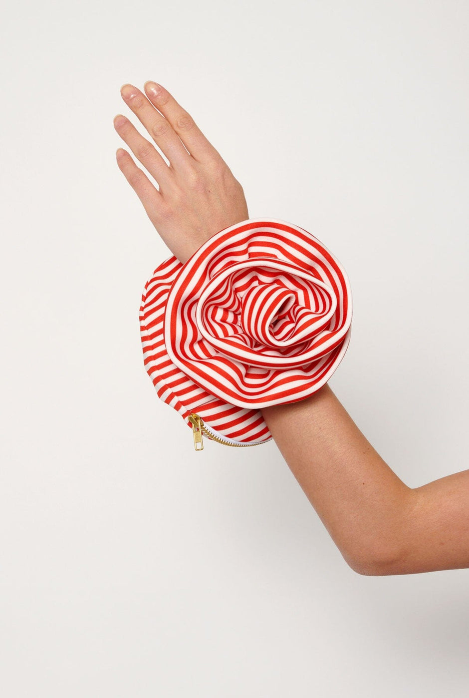 Celina Martin y su colección de accesorios más especial – ES Fascinante