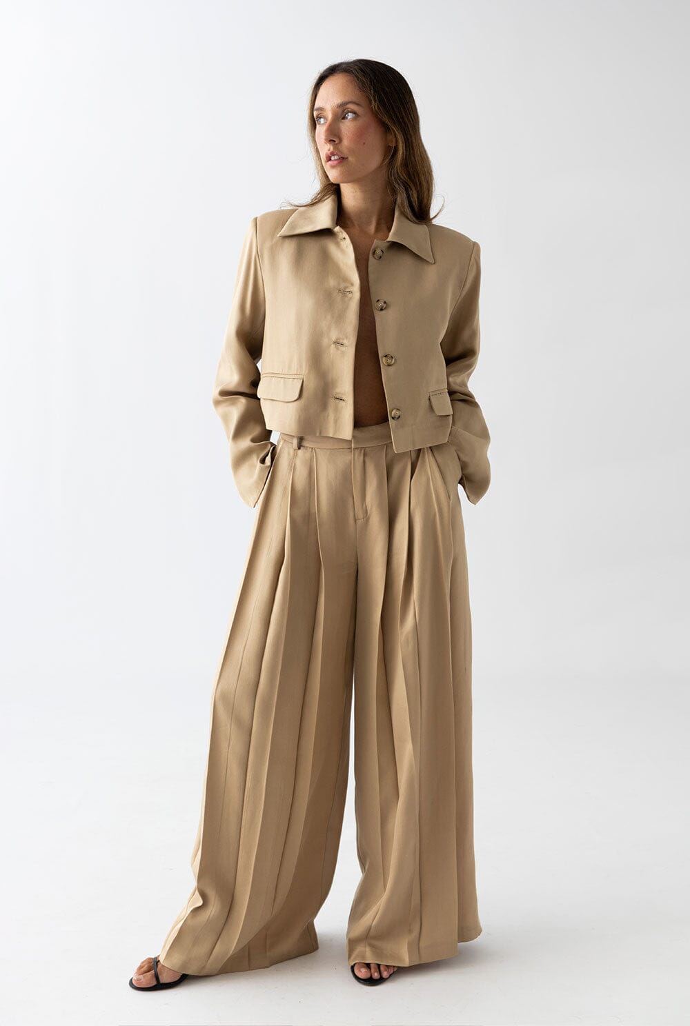 STRUCTURED JACKET: CAMEL – ES Fascinante